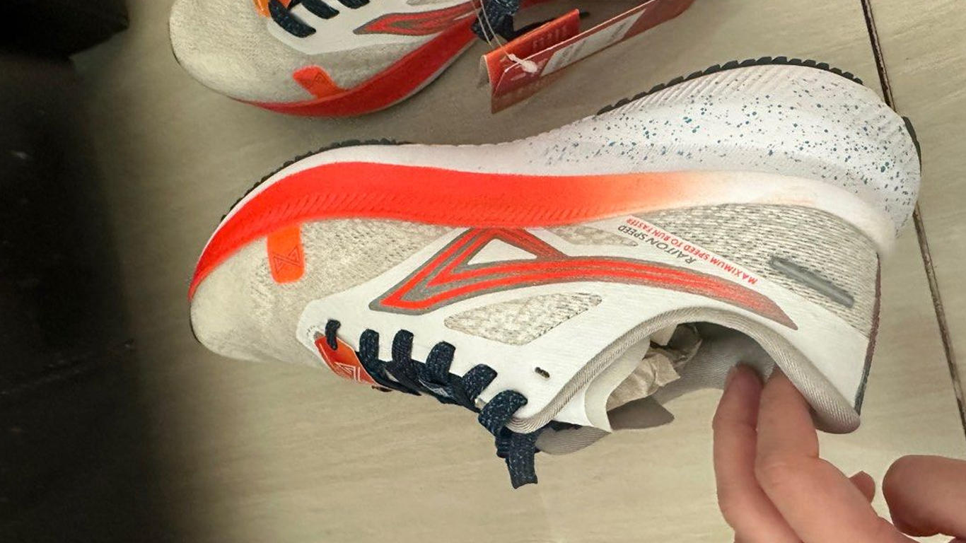 Rekomendasi Sepatu Running Lokal Terbaik untuk Pecinta Olahraga ...